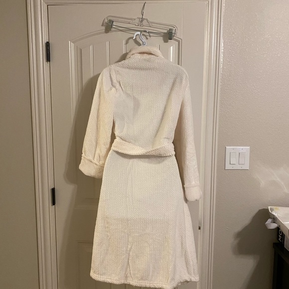 Ulta Beauty | Intimates & Sleepwear | Robe Smallmedium | Poshmark